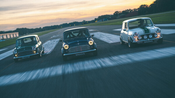 MINI's on the airport - Brooks Motors